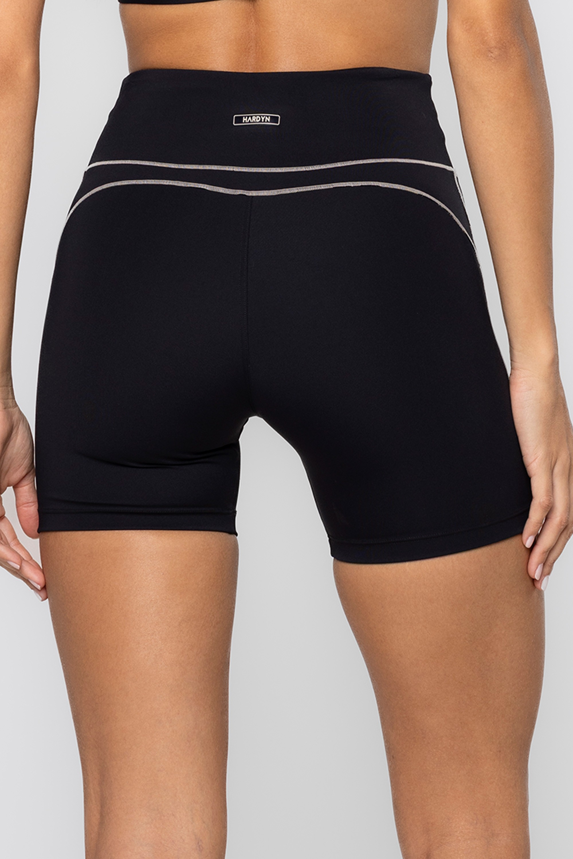 Short Legacy em Poliamida Preta com Detalhes Off White