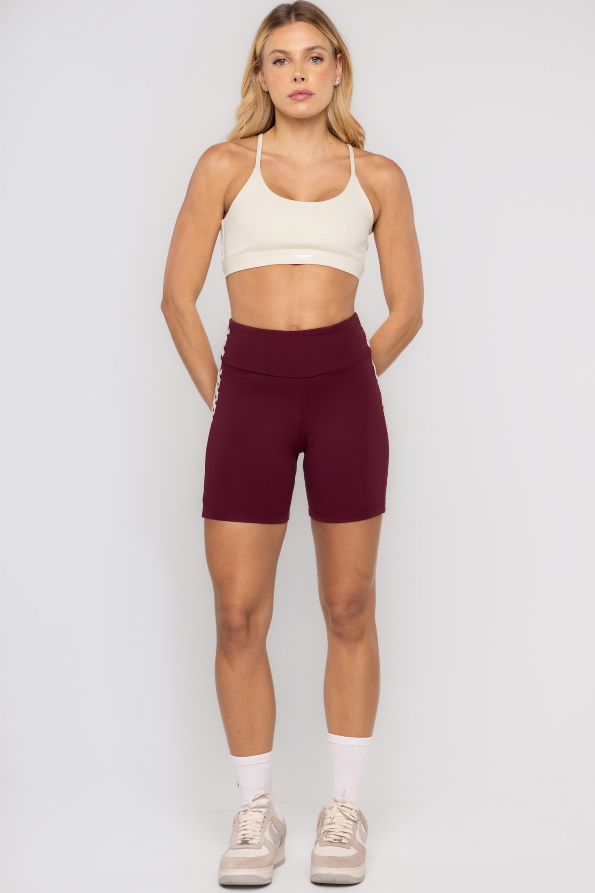 Short Legacy em Poliamida Vinho com Detalhe Off White